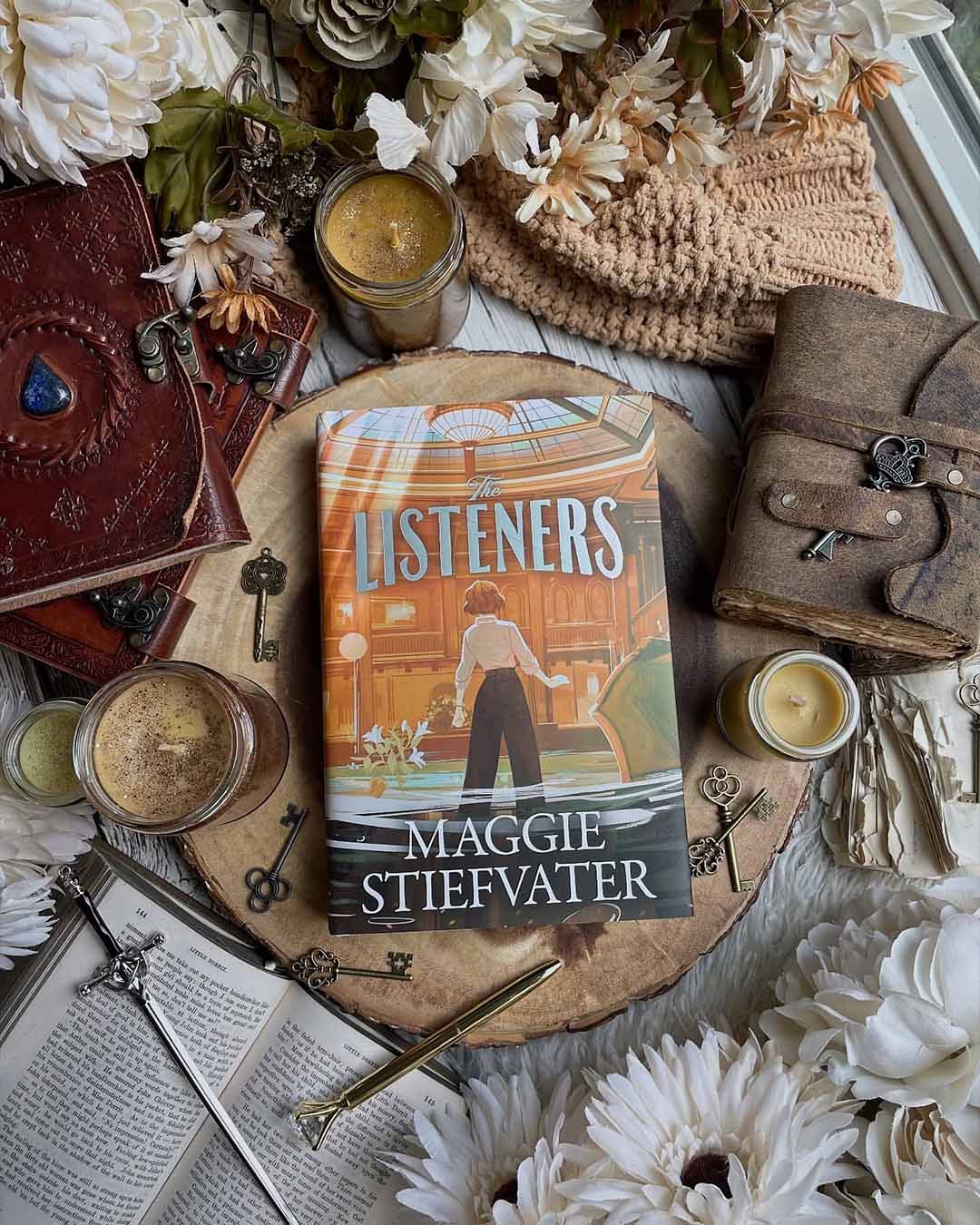 PAST BOXES: YA Book + Items Subscription – FairyLoot